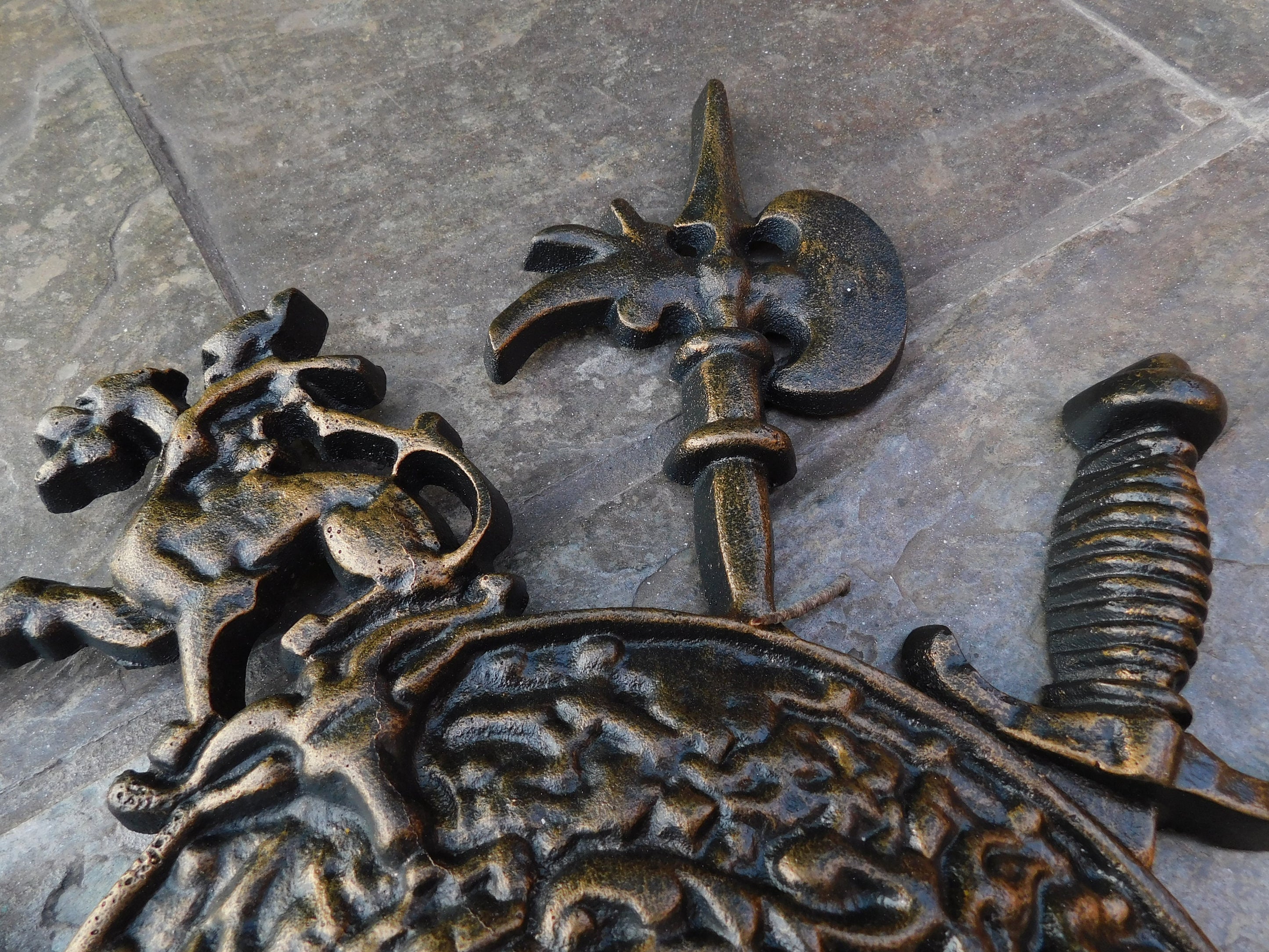 Medieval Shield Wall Decor – Fleur De Lis Junkie