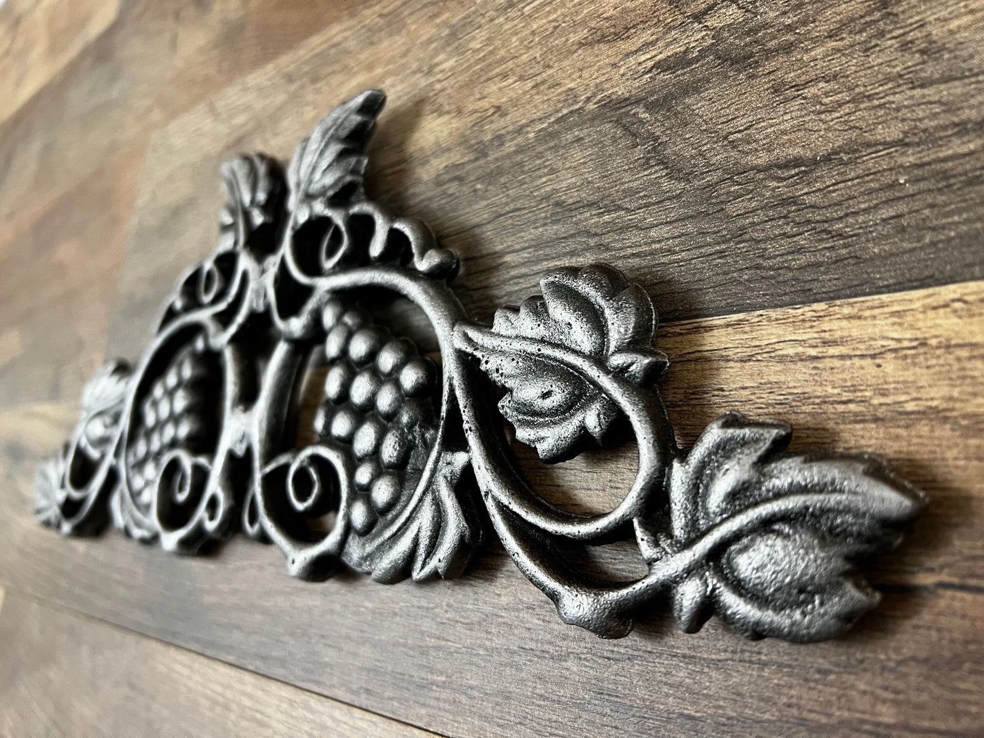 Iron Grapes Wall Decor for Kitchen or Wine Cellar – Fleur De Lis Junkie