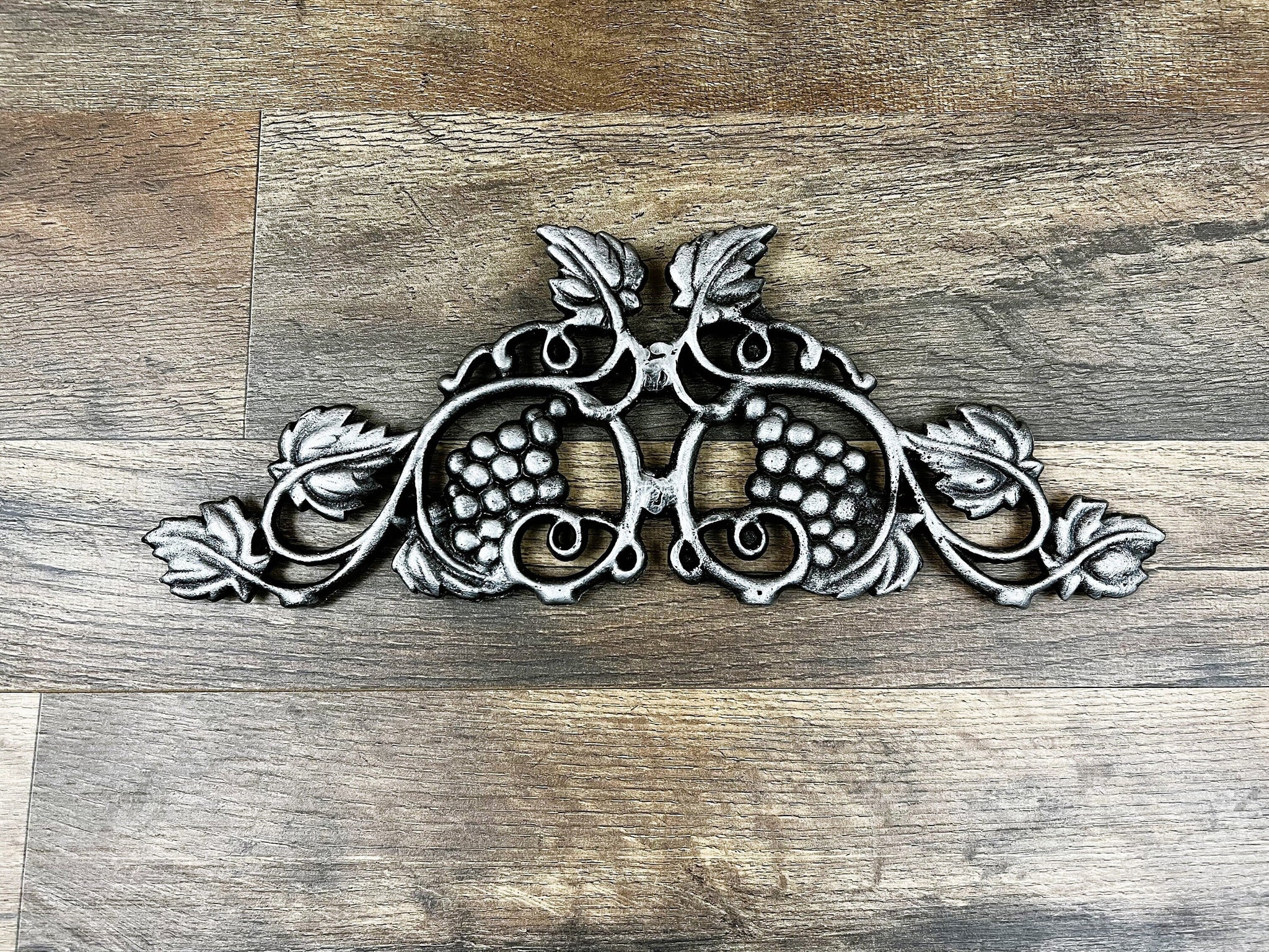 Iron Grapes Wall Decor for Kitchen or Wine Cellar – Fleur De Lis Junkie